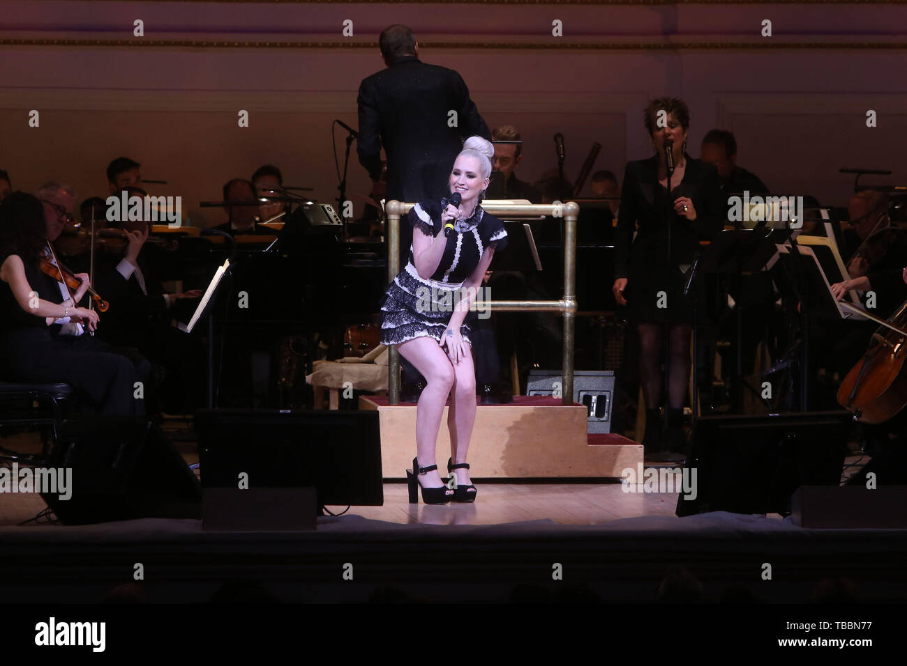 Ingrid michaelson 2019 hi-res stock photography and images - Alamy