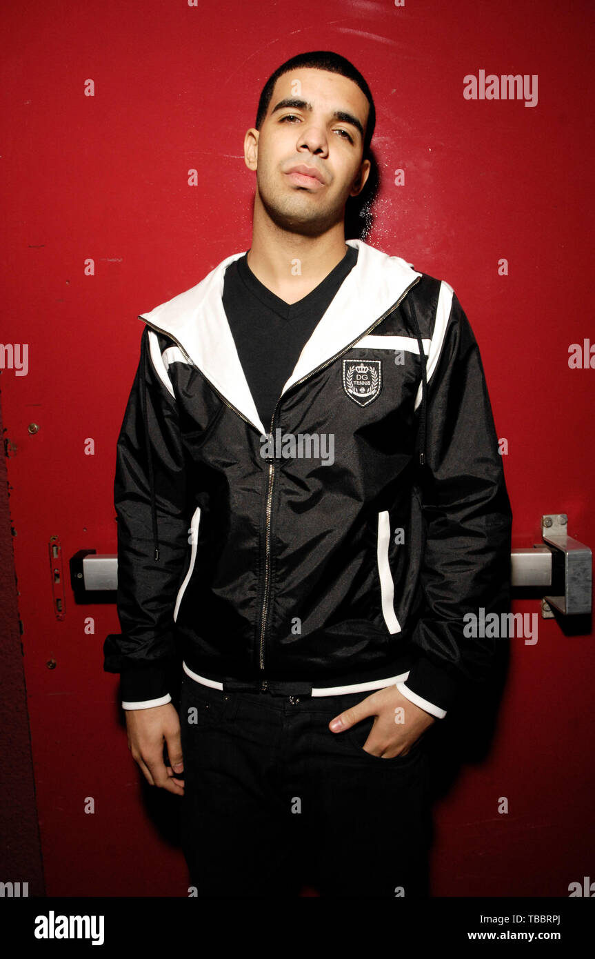 Rapper Drake of Young Money portrait at the Lil Wayne "I Am Music" tour ...