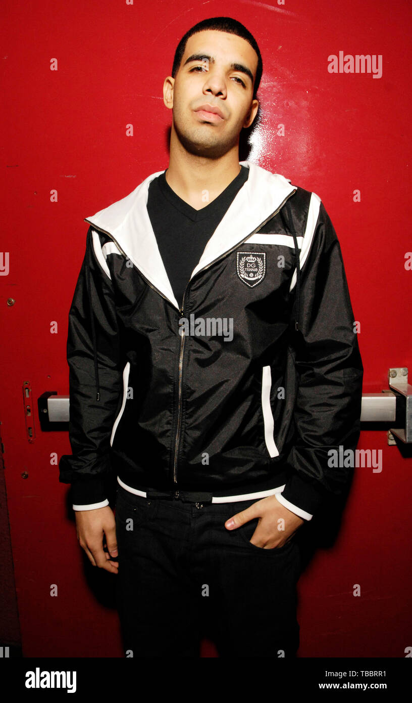 Rapper Drake of Young Money portrait at the Lil Wayne "I Am Music" tour ...