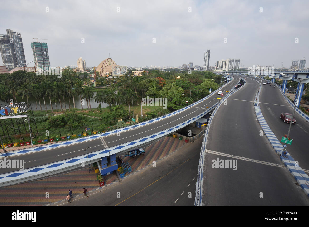 East bound flanks of the Maa Flyover near Parama island on EM Bypass ...