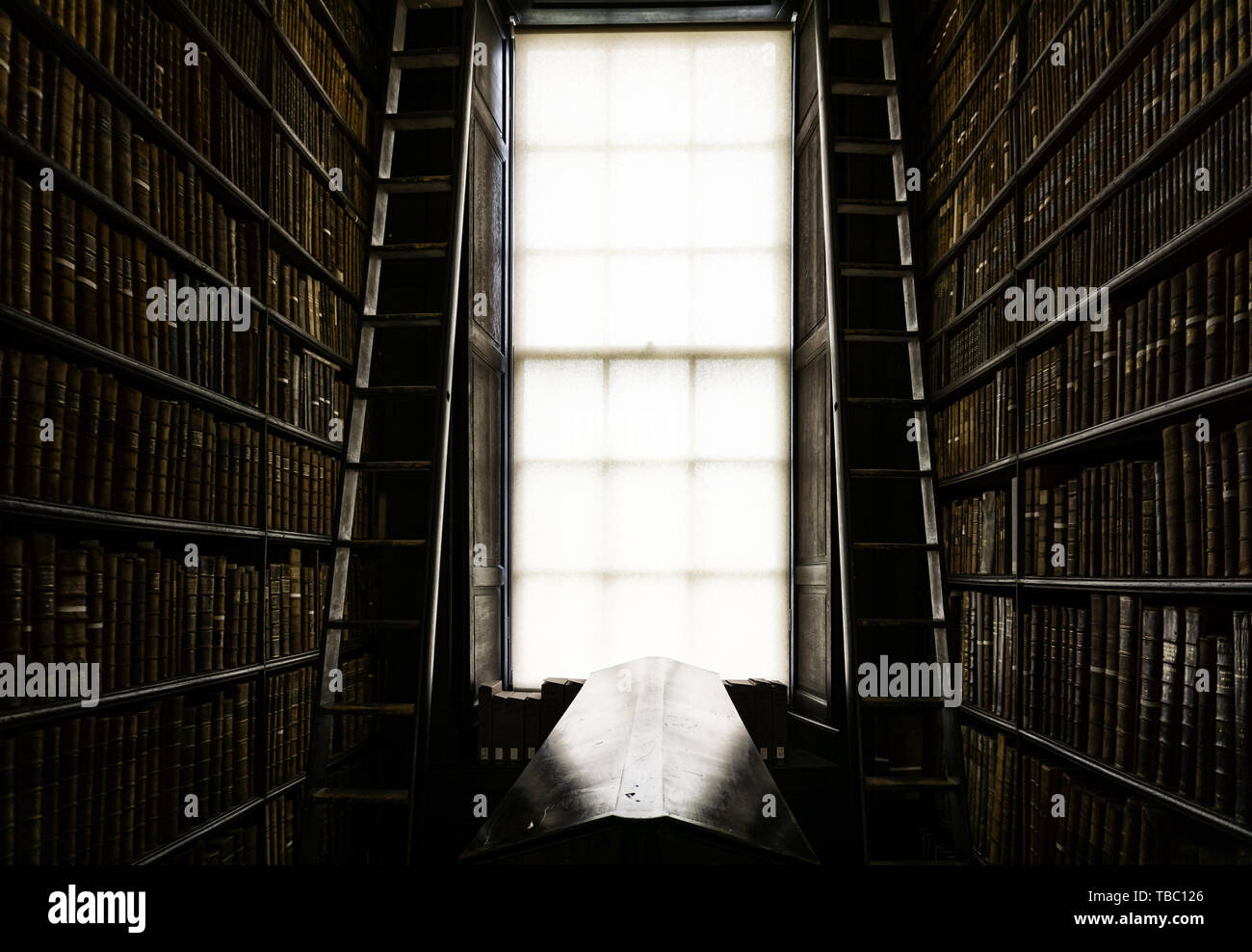 Old classic library hi-res stock photography and images - Alamy