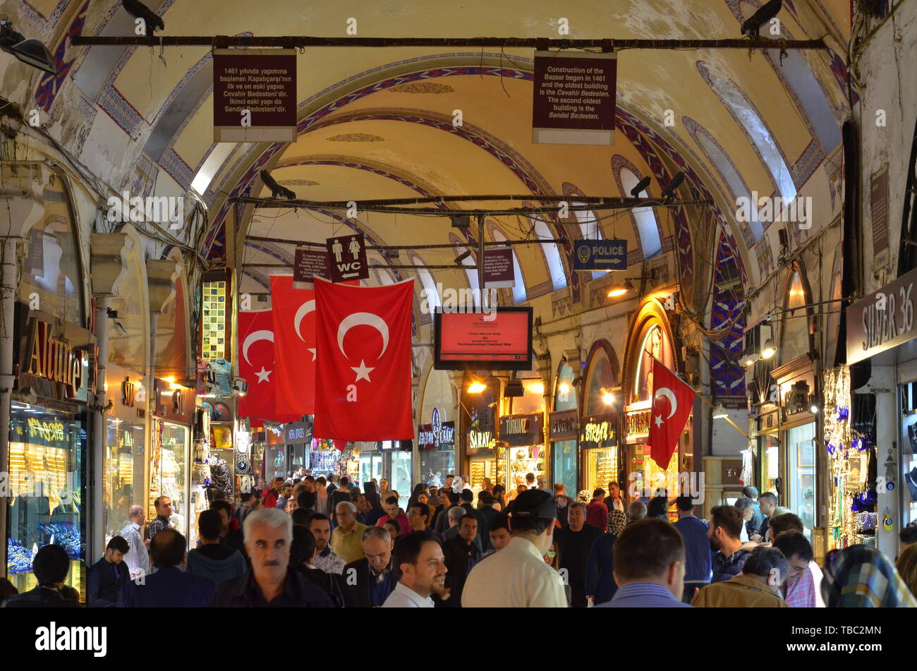 Many shopping malls hi-res stock photography and images - Alamy