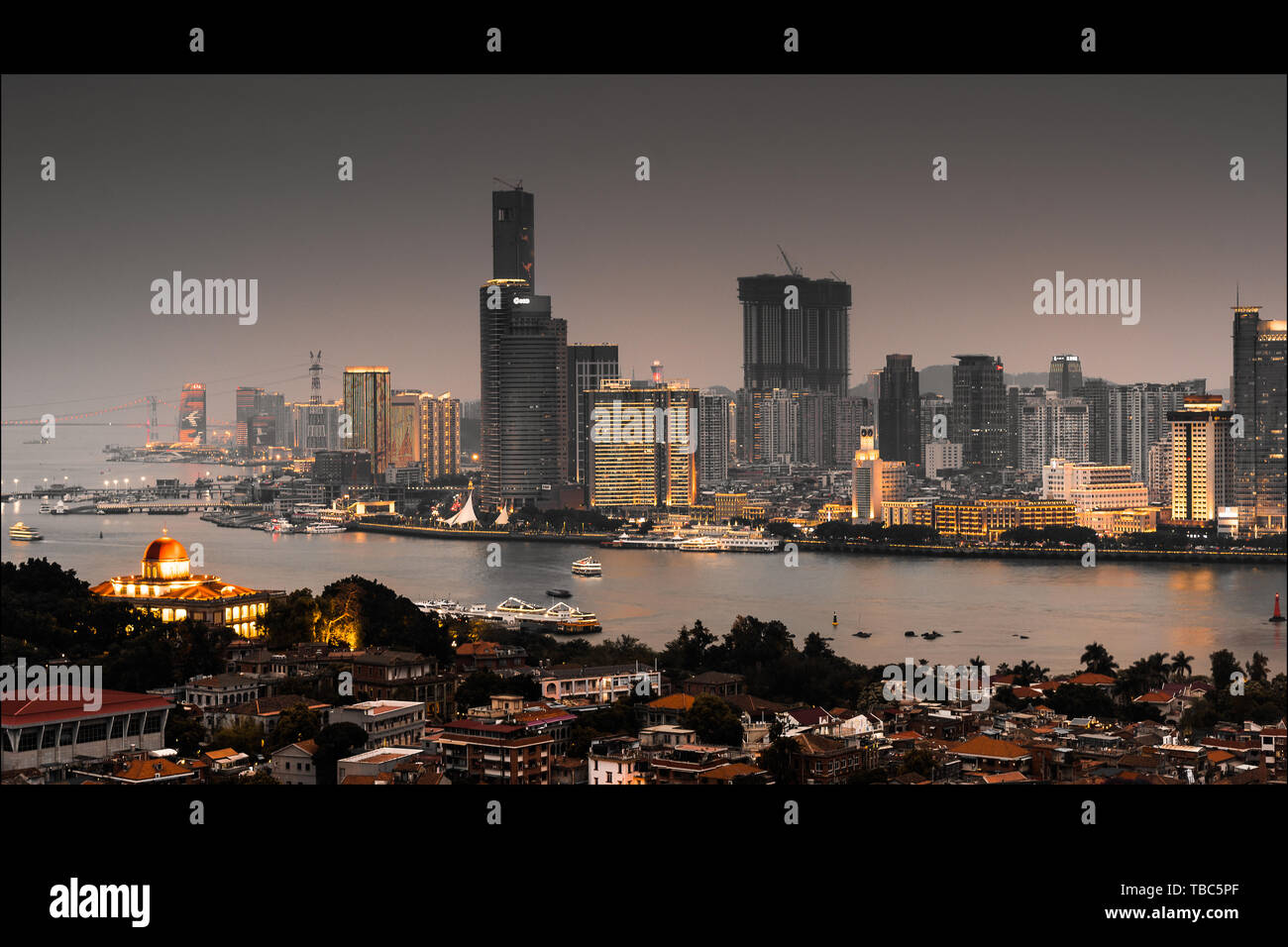 City Night Scene Stock Photo - Alamy