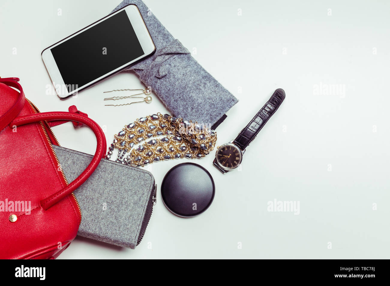 Womans handbag open hi-res stock photography and images - Alamy