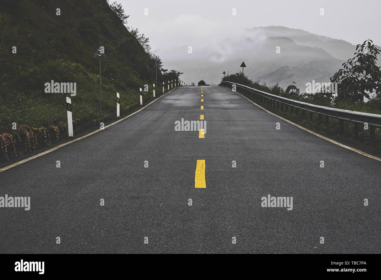 Highway panshan road scenery hi-res stock photography and images - Alamy