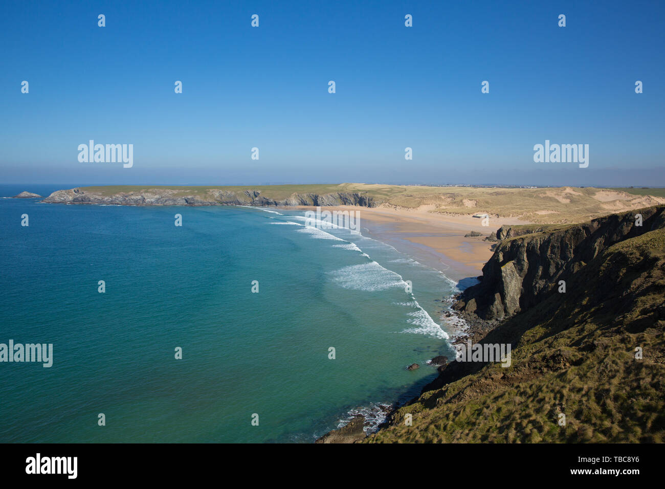 Holywell bay on the north cornwall coast hi-res stock photography and ...