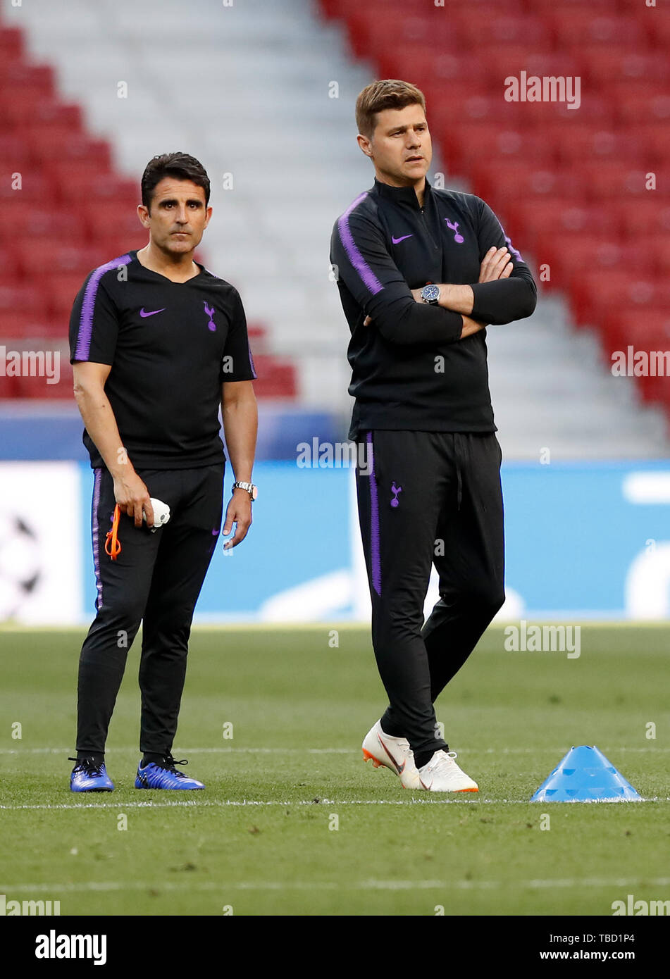 Tottenham hotspur coach jesus perez hi-res stock photography and images ...
