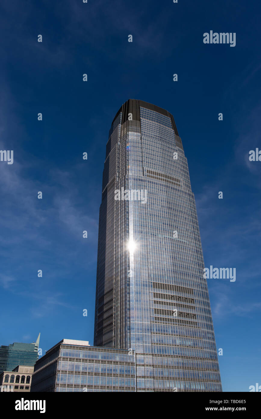 Gleaming white facade hi-res stock photography and images - Alamy