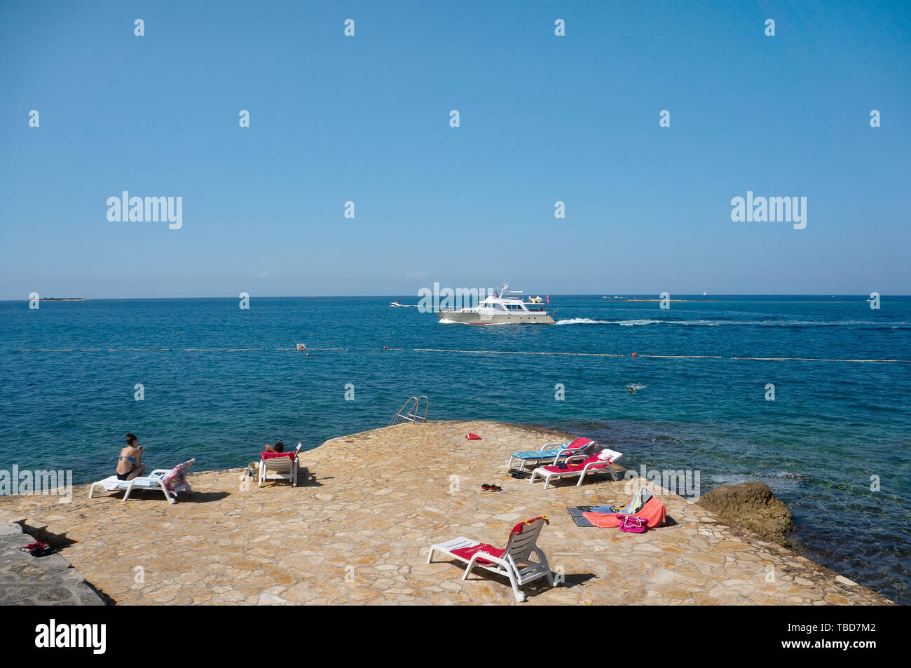 The cleanest beaches in the world. Paradise beach is a calm Sunny beach ...