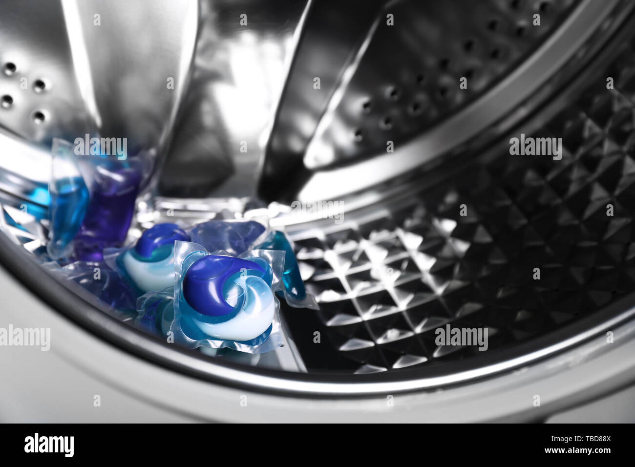 Detergent pods hi-res stock photography and images - Alamy