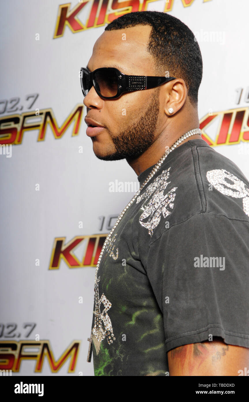 Flo Rida arrives at 102.7 KIIS-FM's Wango Tango 2009 at the Verizon ...
