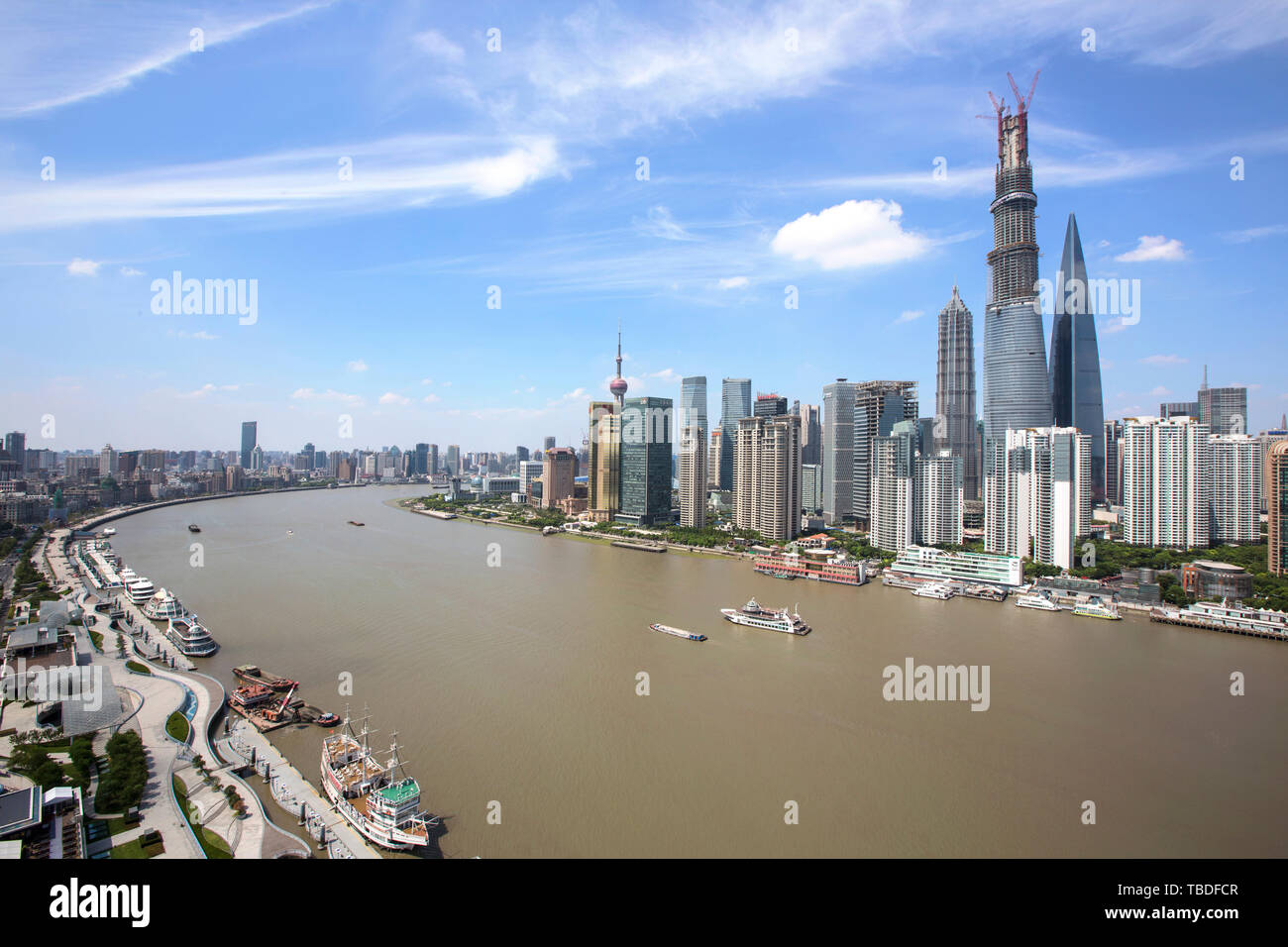 Shanghai docks hi-res stock photography and images - Alamy
