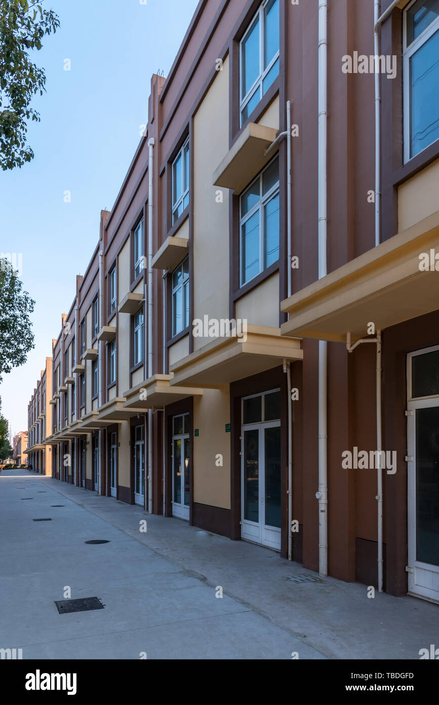 Residential buildings in urban neighborhoods Stock Photo - Alamy