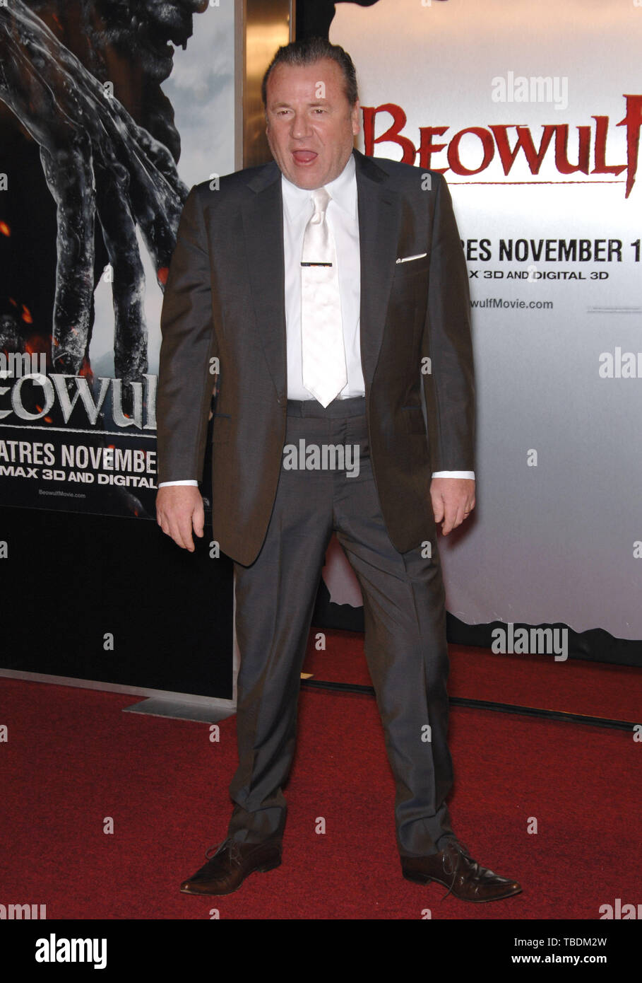 LOS ANGELES, CA. November 06, 2007: Ray Winstone at the Los Angeles ...
