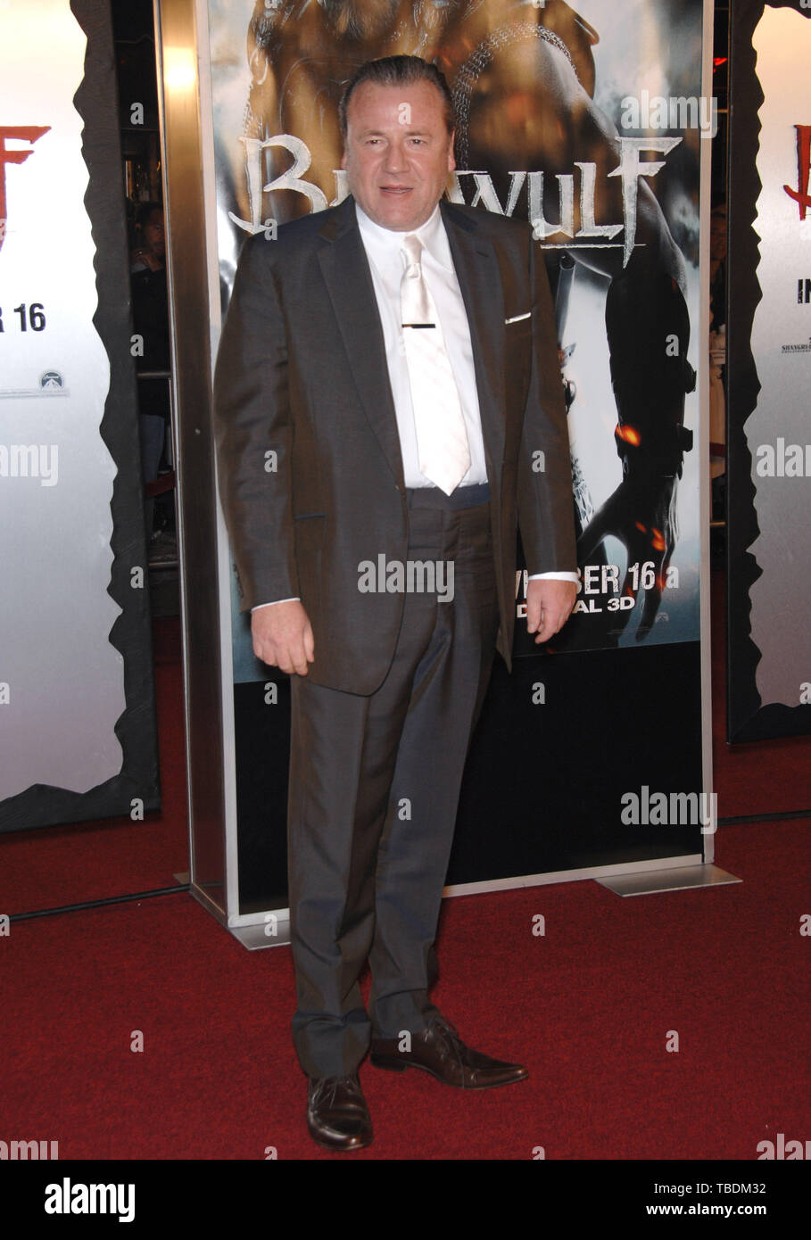 LOS ANGELES, CA. November 06, 2007: Ray Winstone at the Los Angeles ...