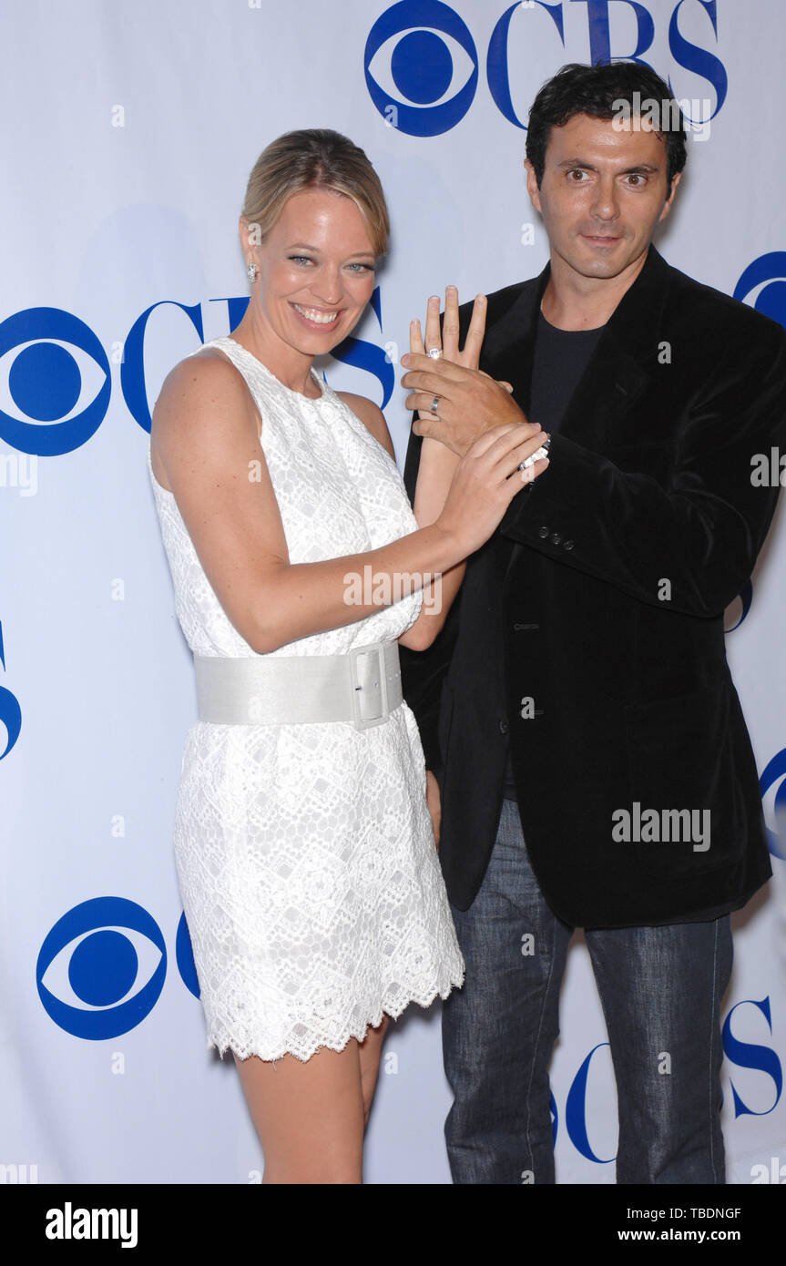 LOS ANGELES, CA. July 20, 2007: Shark star Jeri Ryan & husband ...