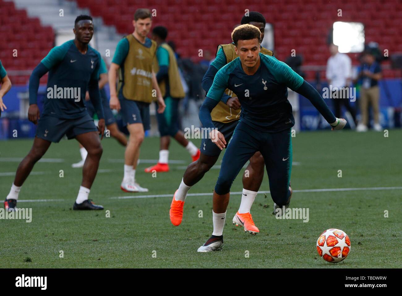 TOTTENHAM PLAYERS DURING TRAINING AT THE WANDA METROPOLITANO STADIUM ...