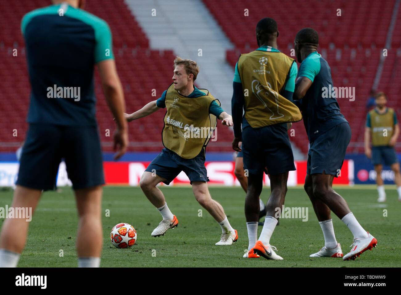 TOTTENHAM PLAYERS DURING TRAINING AT THE WANDA METROPOLITANO STADIUM ...