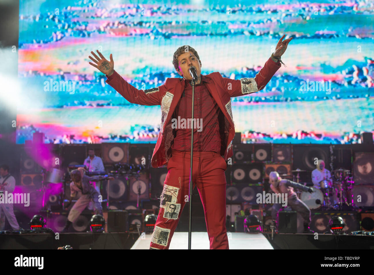 Oliver sykes singer hi-res stock photography and images - Alamy