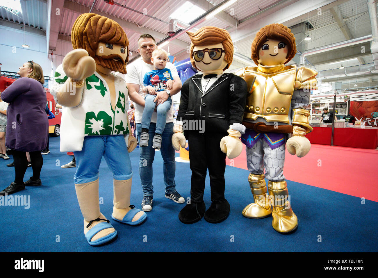 Actors dressed up hi-res stock photography and images - Alamy