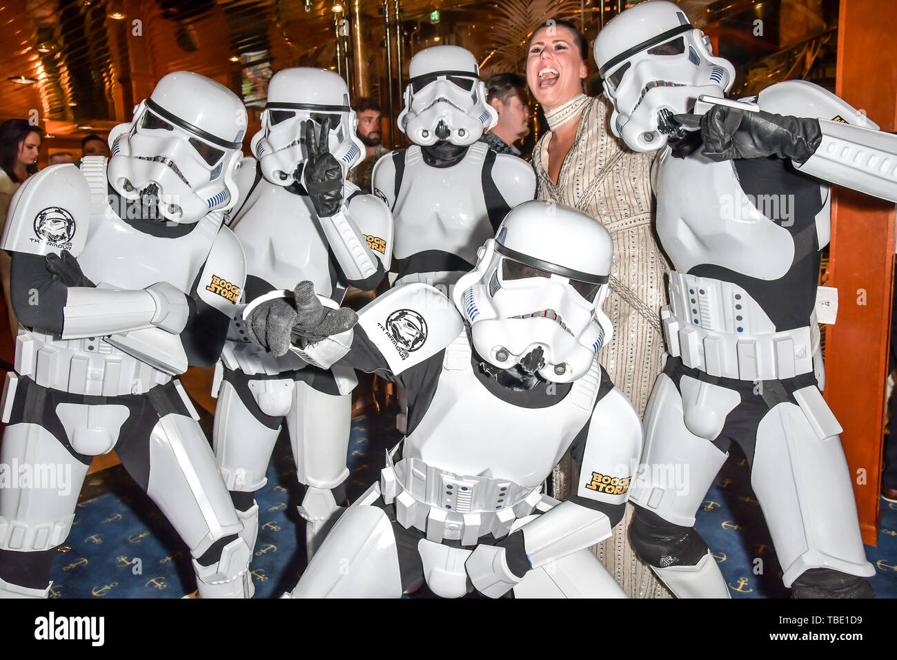 Little miss loon hi-res stock photography and images - Alamy