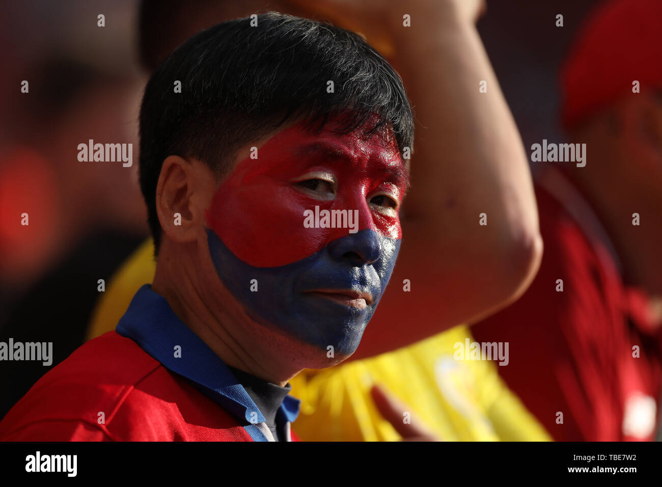 South korean fan hi-res stock photography and images - Alamy