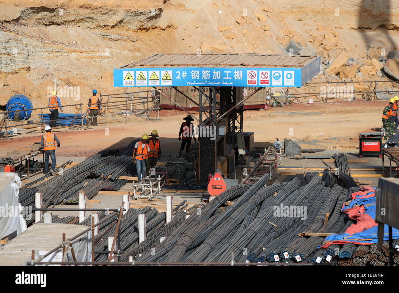 Chinese engineering belt and road hi-res stock photography and images ...