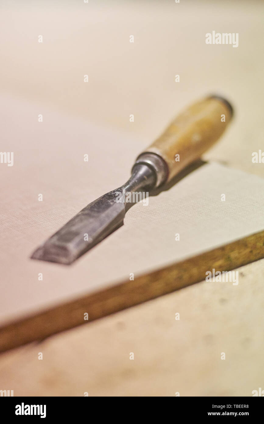 Gouge wood chisel carpenter tool hi-res stock photography and images ...