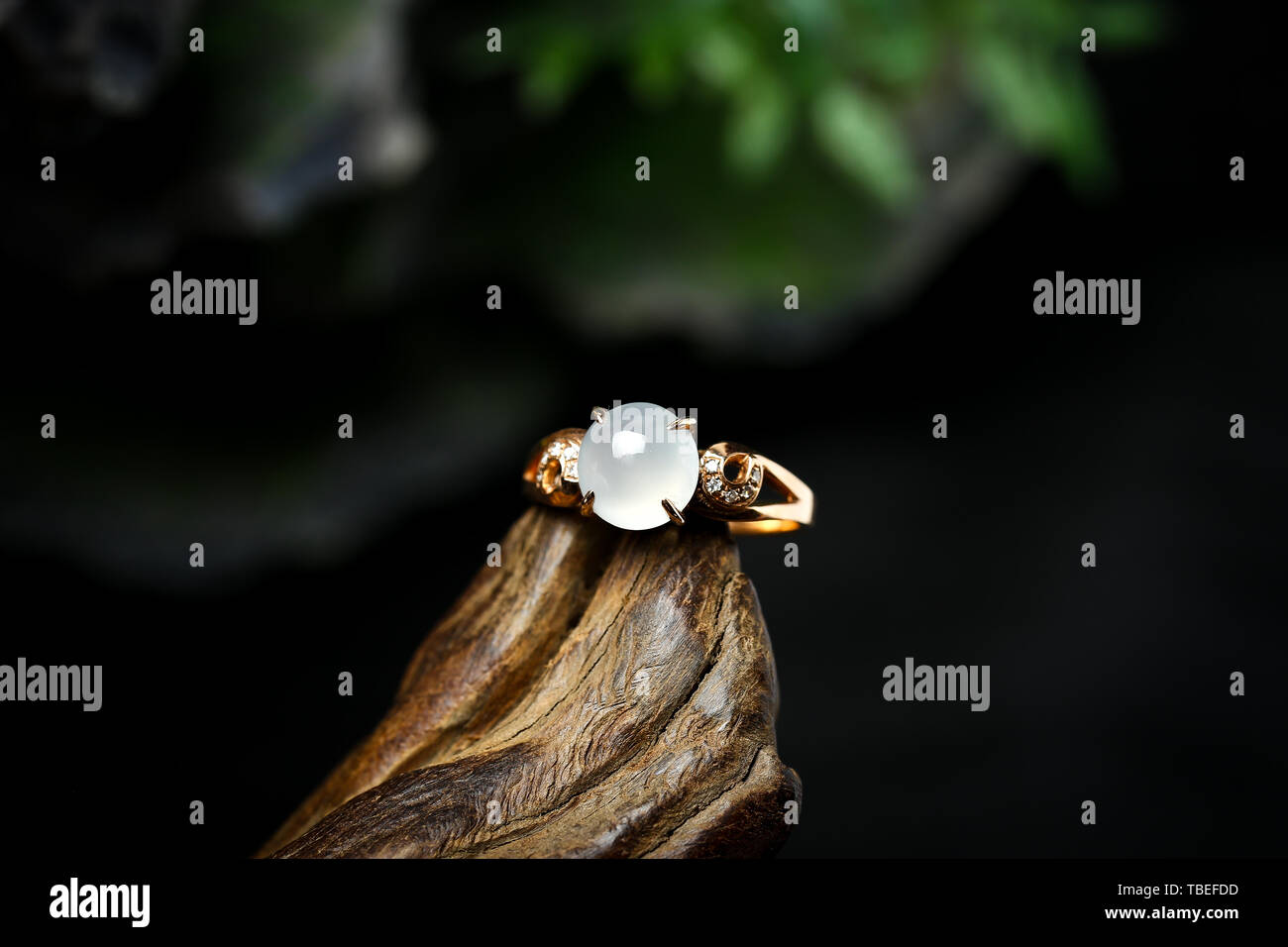 The emerald ring Stock Photo - Alamy