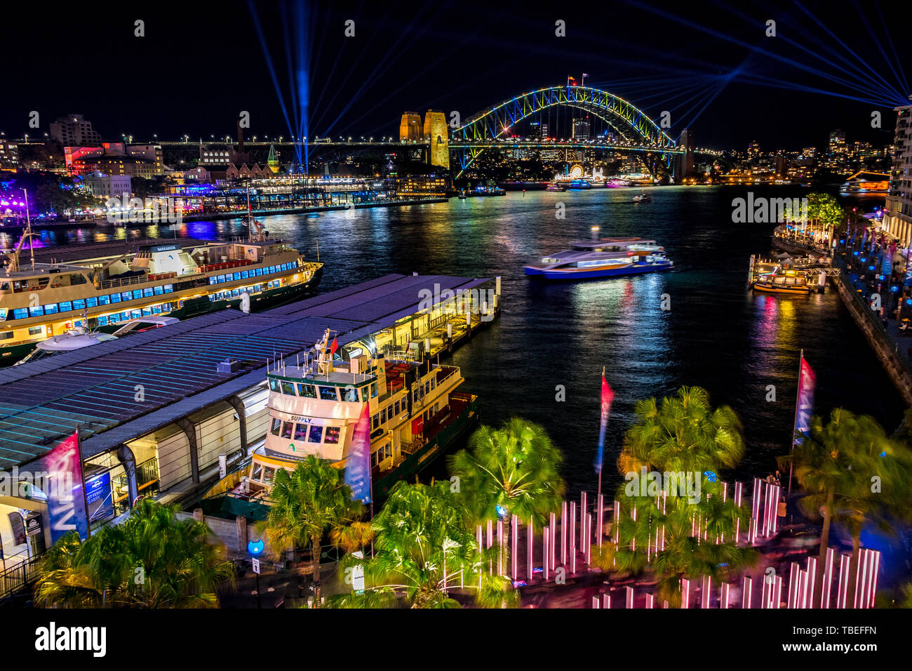Luna park milsons point at night hi-res stock photography and images ...