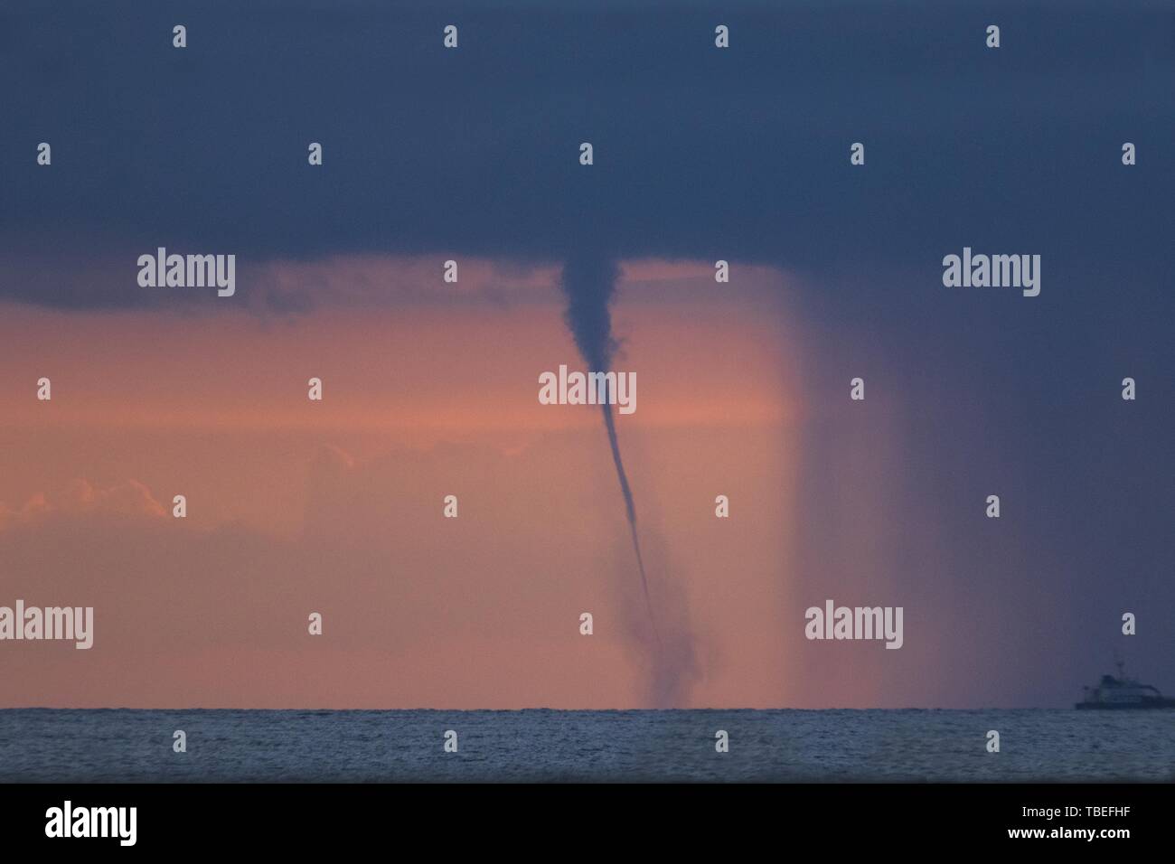 Water spout sea weather hi-res stock photography and images - Alamy