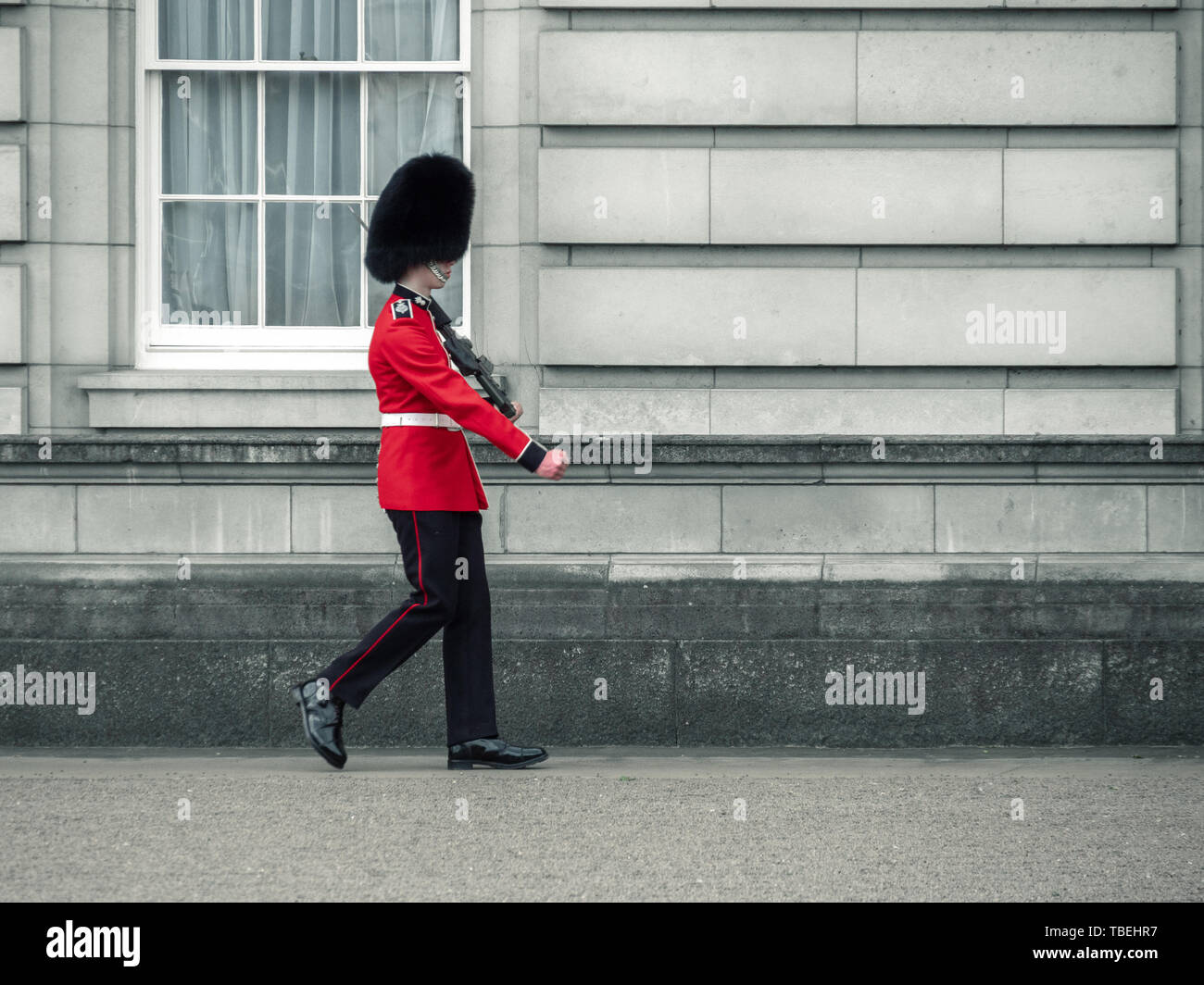 Royal guard london buckingham hi-res stock photography and images - Alamy