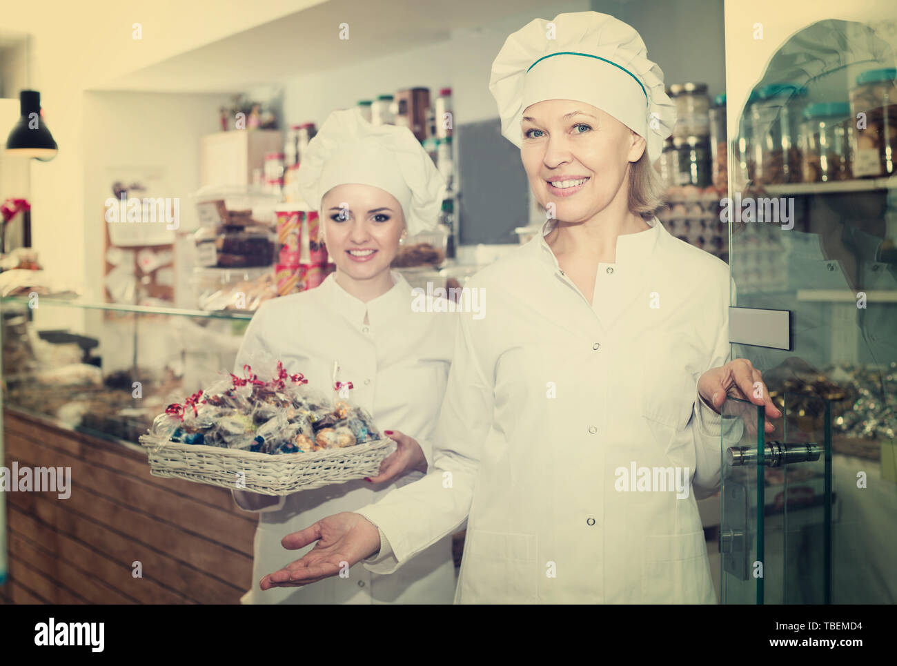Pastry chefs door hi-res stock photography and images - Alamy