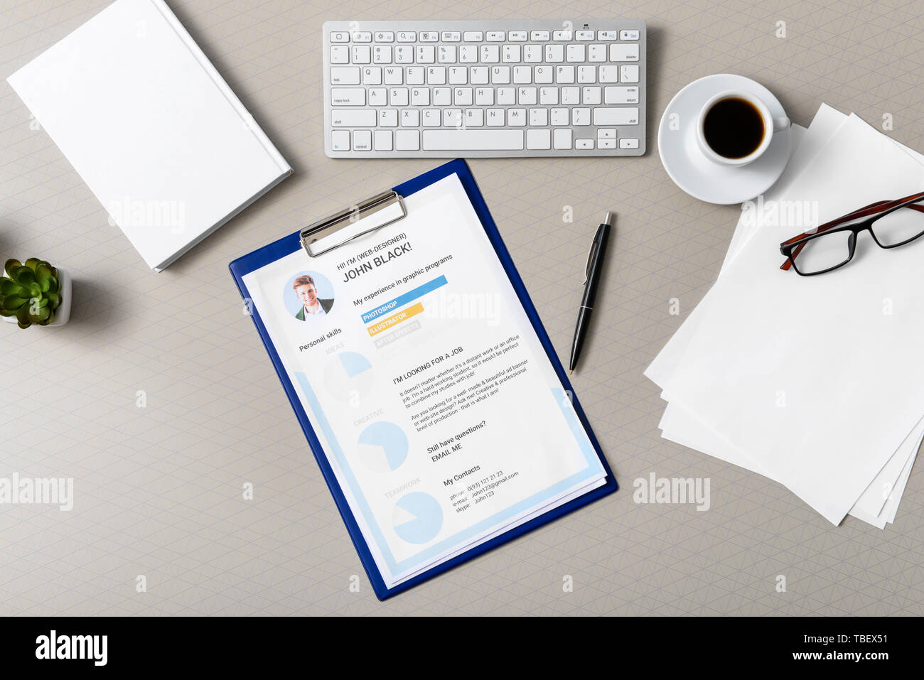 New modern resume cv hi-res stock photography and images - Alamy