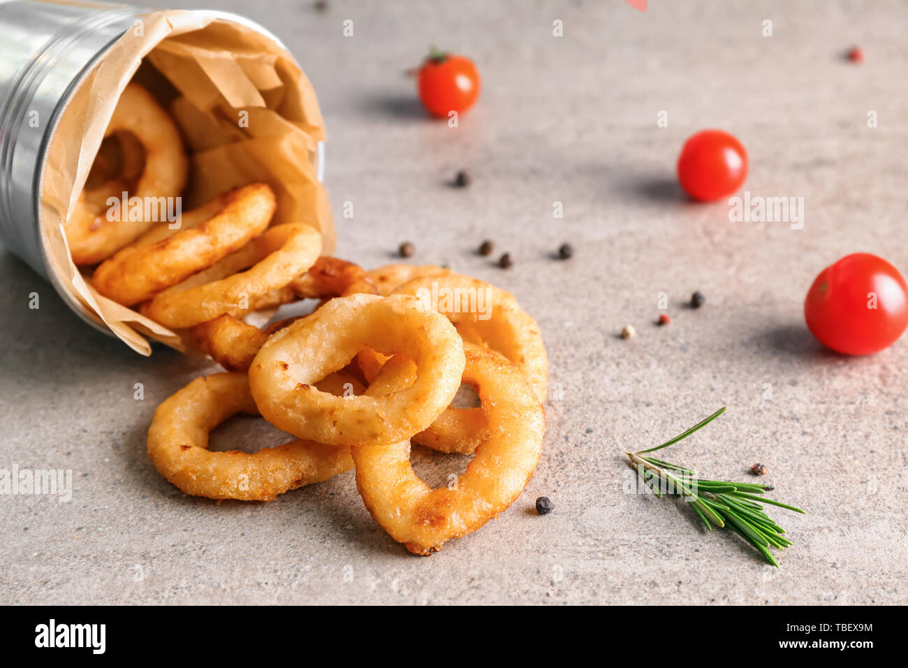Onion bucket hi-res stock photography and images - Alamy