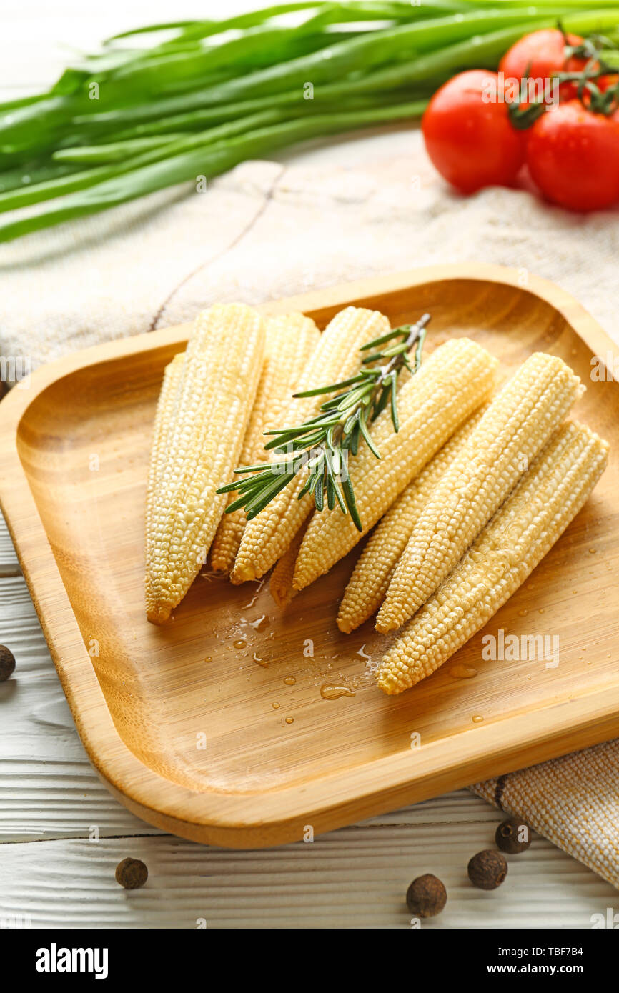Baby corn cobs hi-res stock photography and images - Alamy