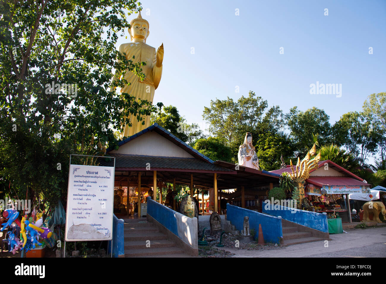 Thai people and foreign travelers travel visit and respect praying holy ...