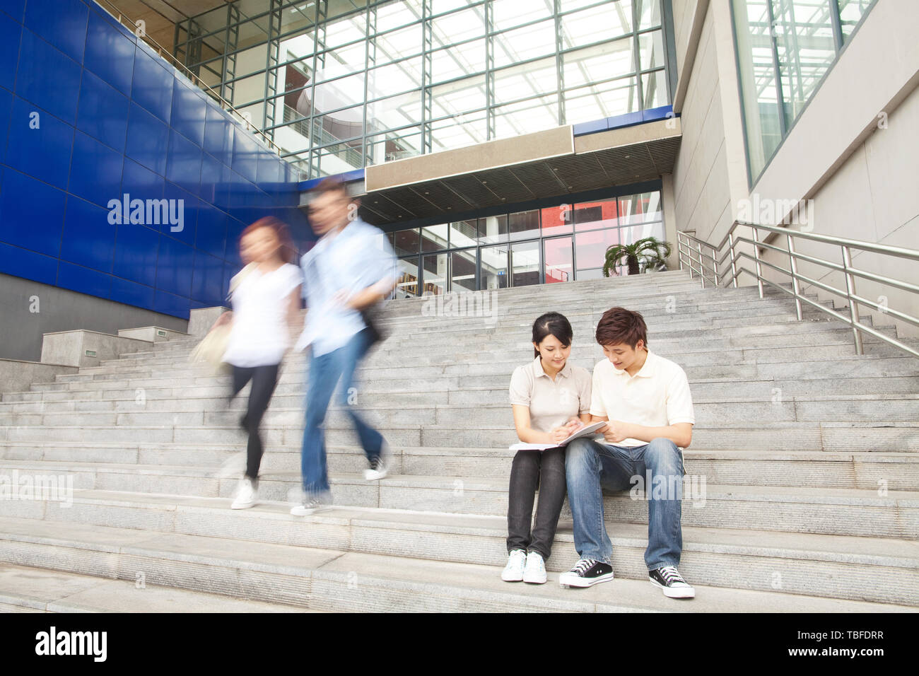 Life of college students in school Stock Photo - Alamy