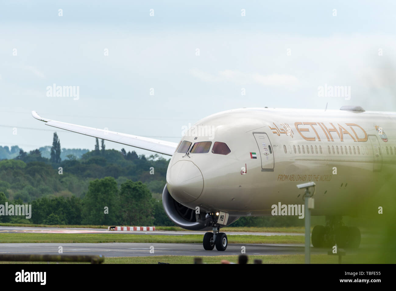 MANCHESTER UK, 30 MAY 2019: Etihad Boeing 787 Dreamliner flight EY21 ...