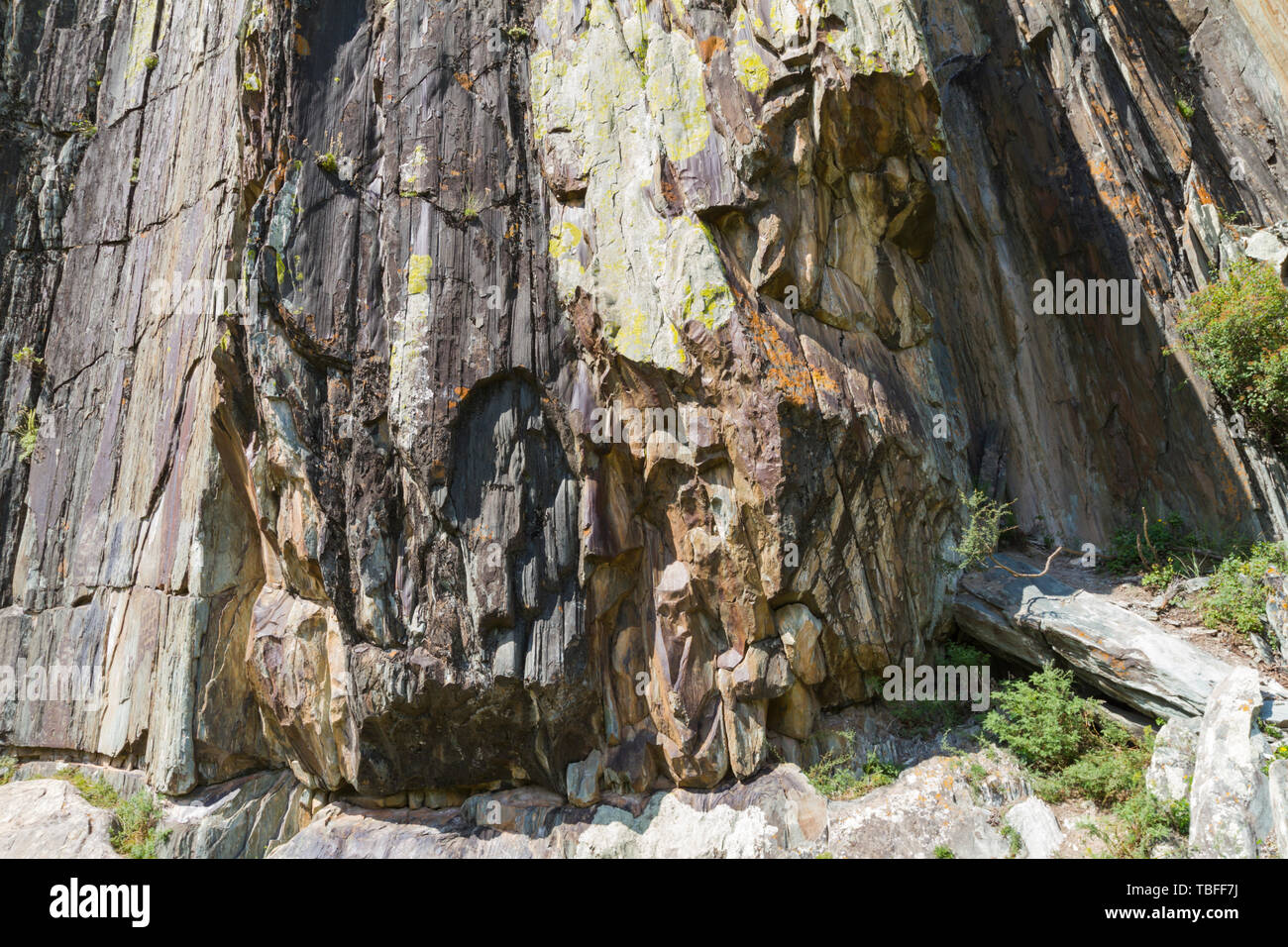 Carving rocks hi-res stock photography and images - Alamy
