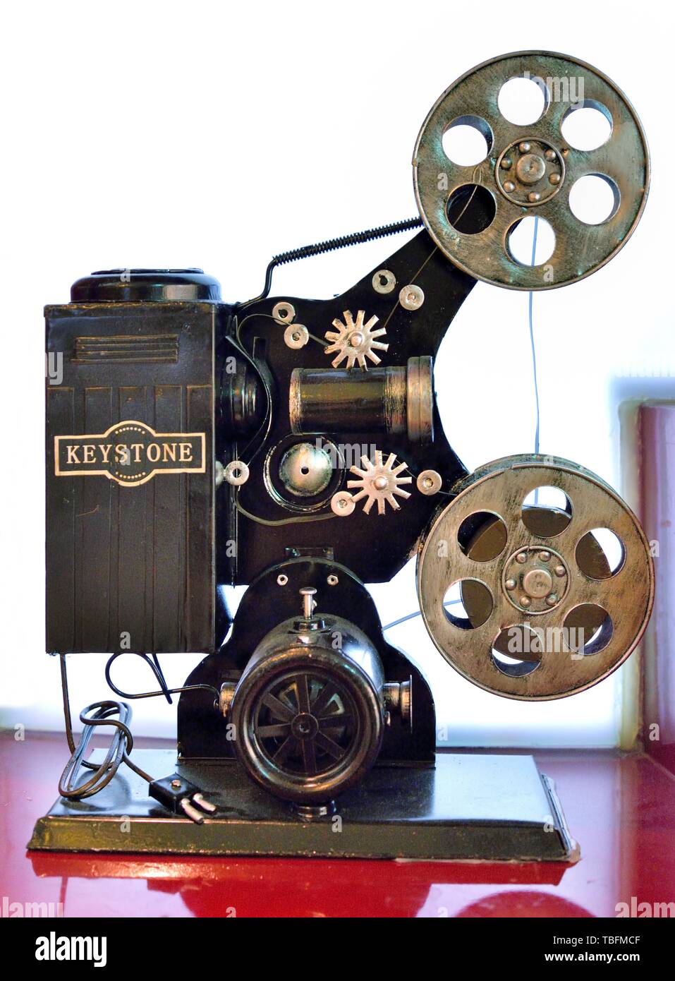 Old-fashioned movie projector Stock Photo - Alamy