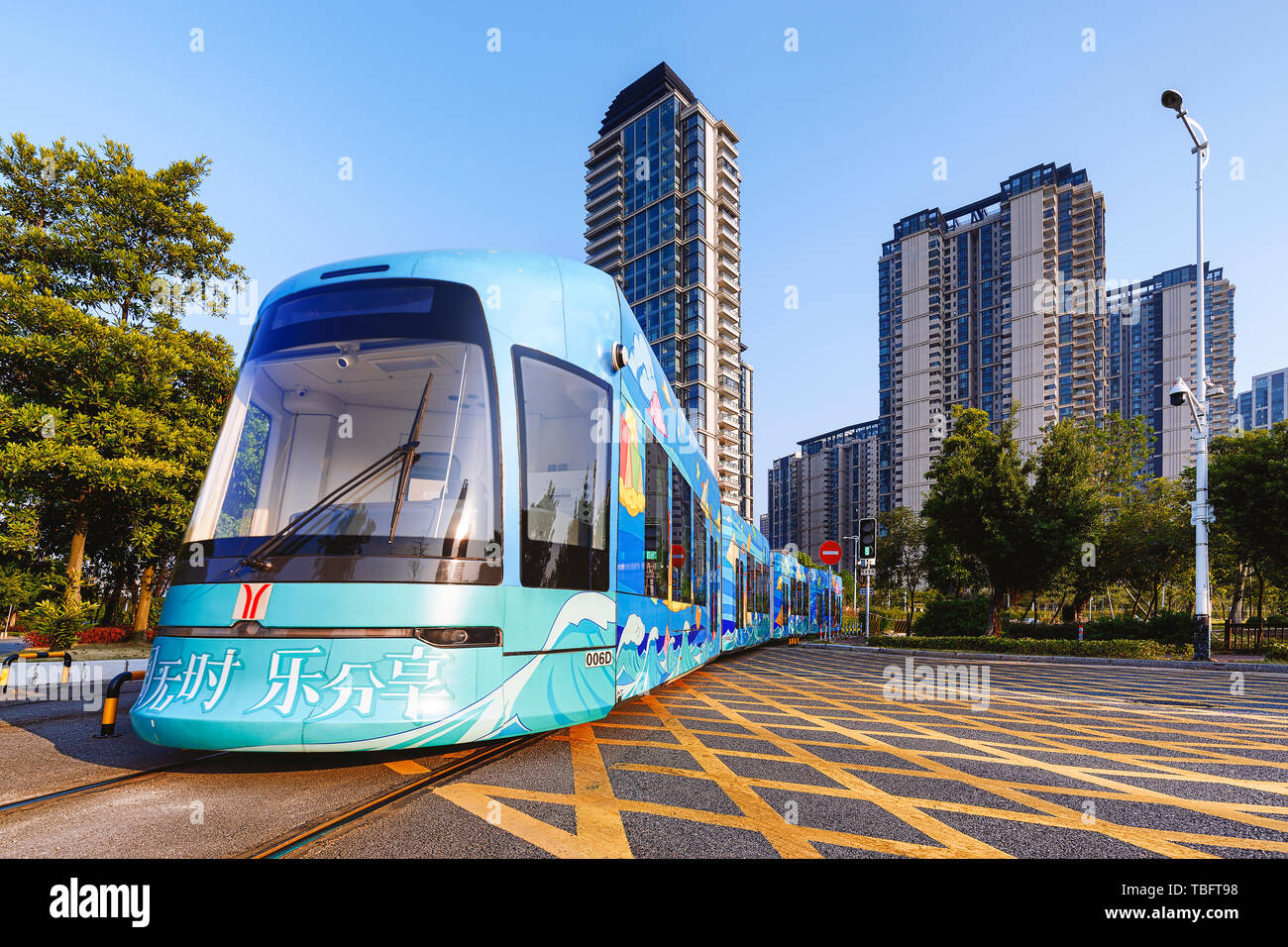 Expressway tram hi-res stock photography and images - Alamy
