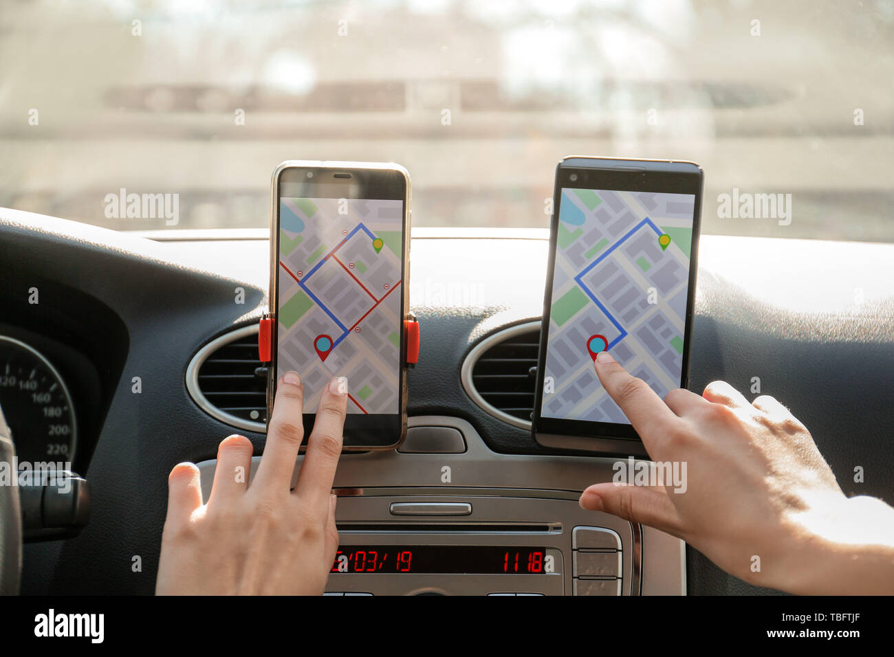 People map phones hi-res stock photography and images - Alamy