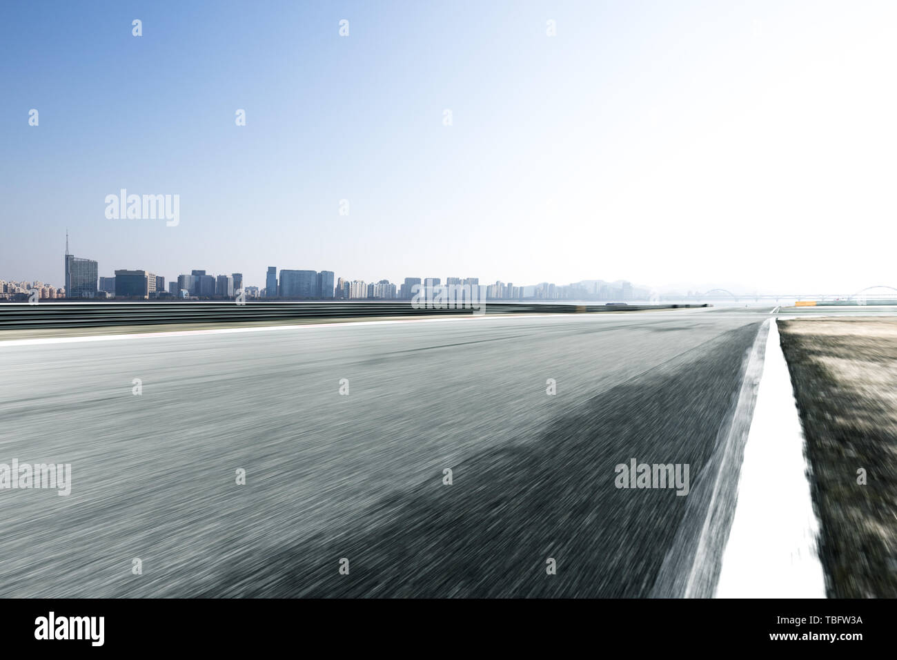 Emtpy buildings hi-res stock photography and images - Alamy