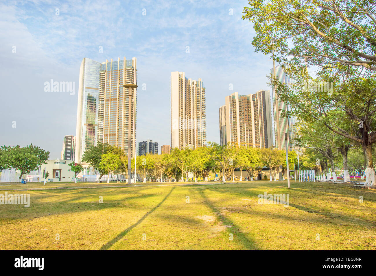 City lawn scenery with sunshine Stock Photo - Alamy