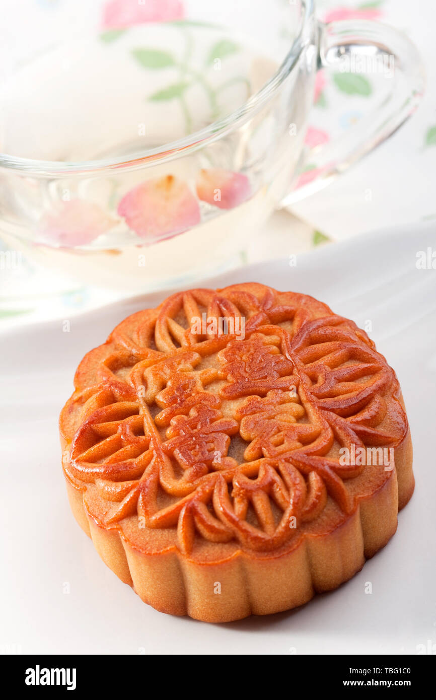 Traditional moon cakes for the Mid-Autumn Festival Stock Photo - Alamy