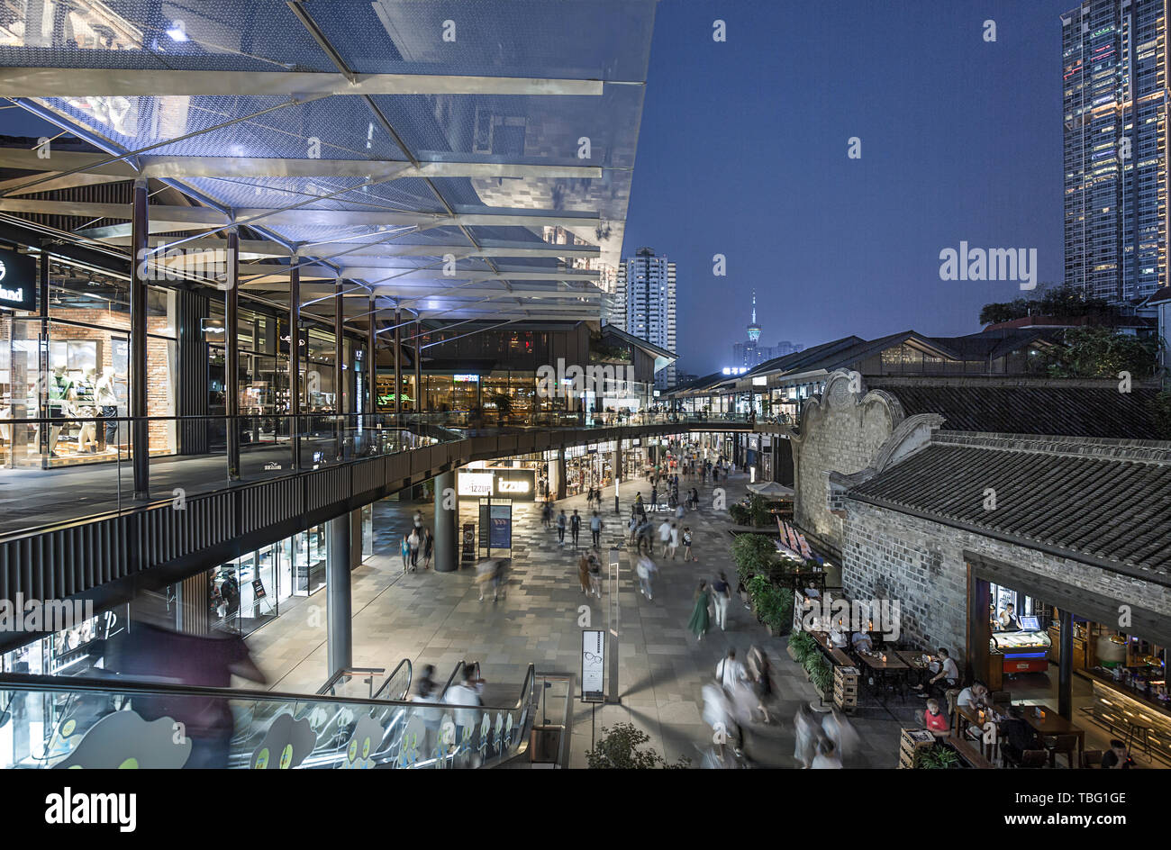 Taikuri Commercial Street, Chengdu Stock Photo - Alamy