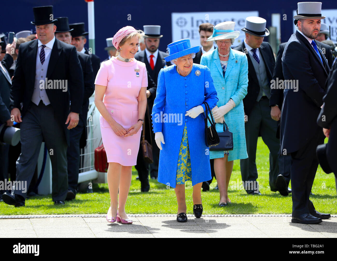 Queen Elizabeth II during Derby Day of the 2019 Investec Derby Festival ...