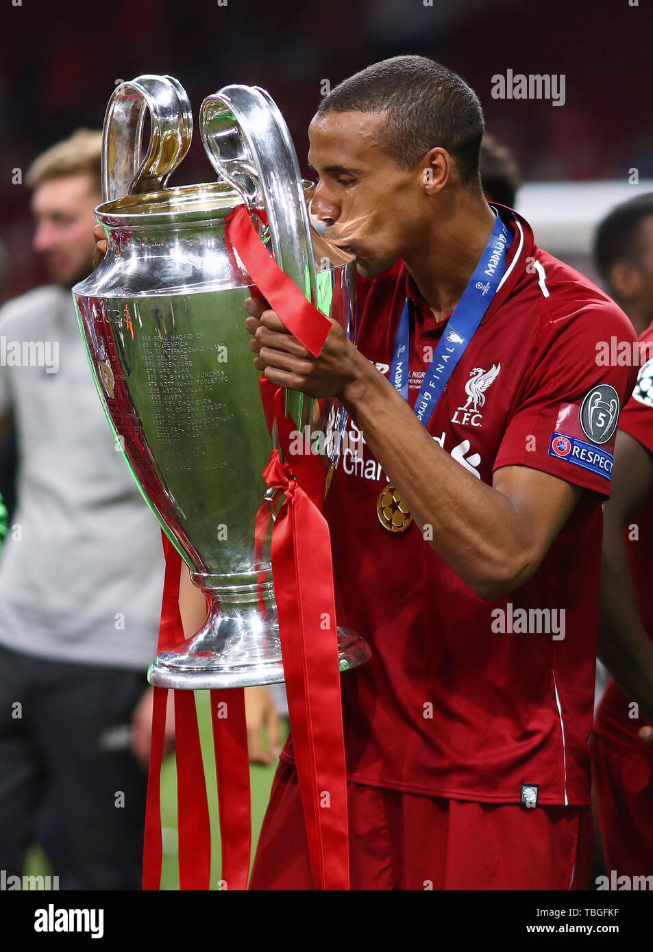 Joel matip trophy hi-res stock photography and images - Alamy