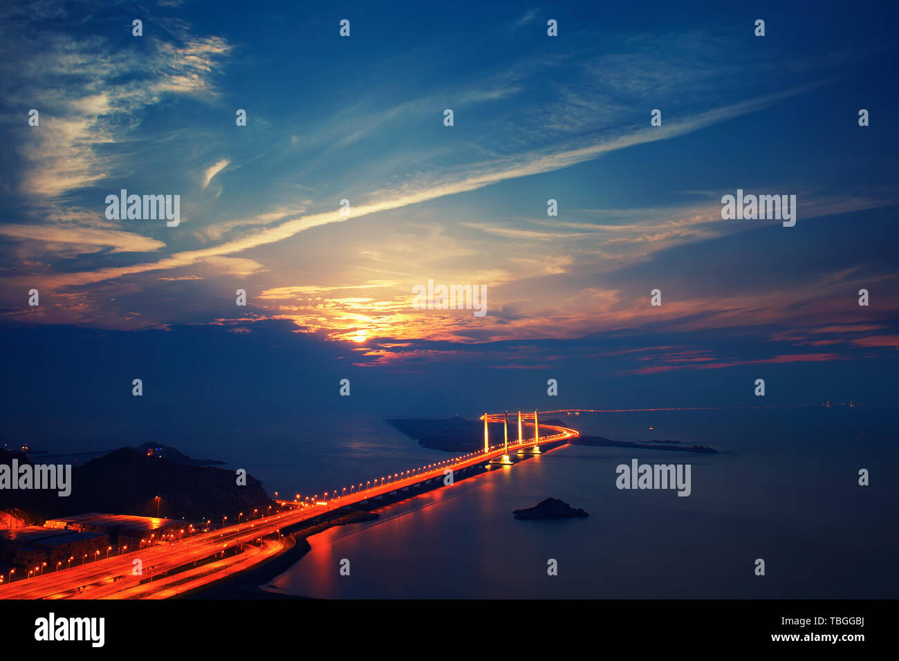 Night view of Shanghai Donghai Bridge Stock Photo - Alamy
